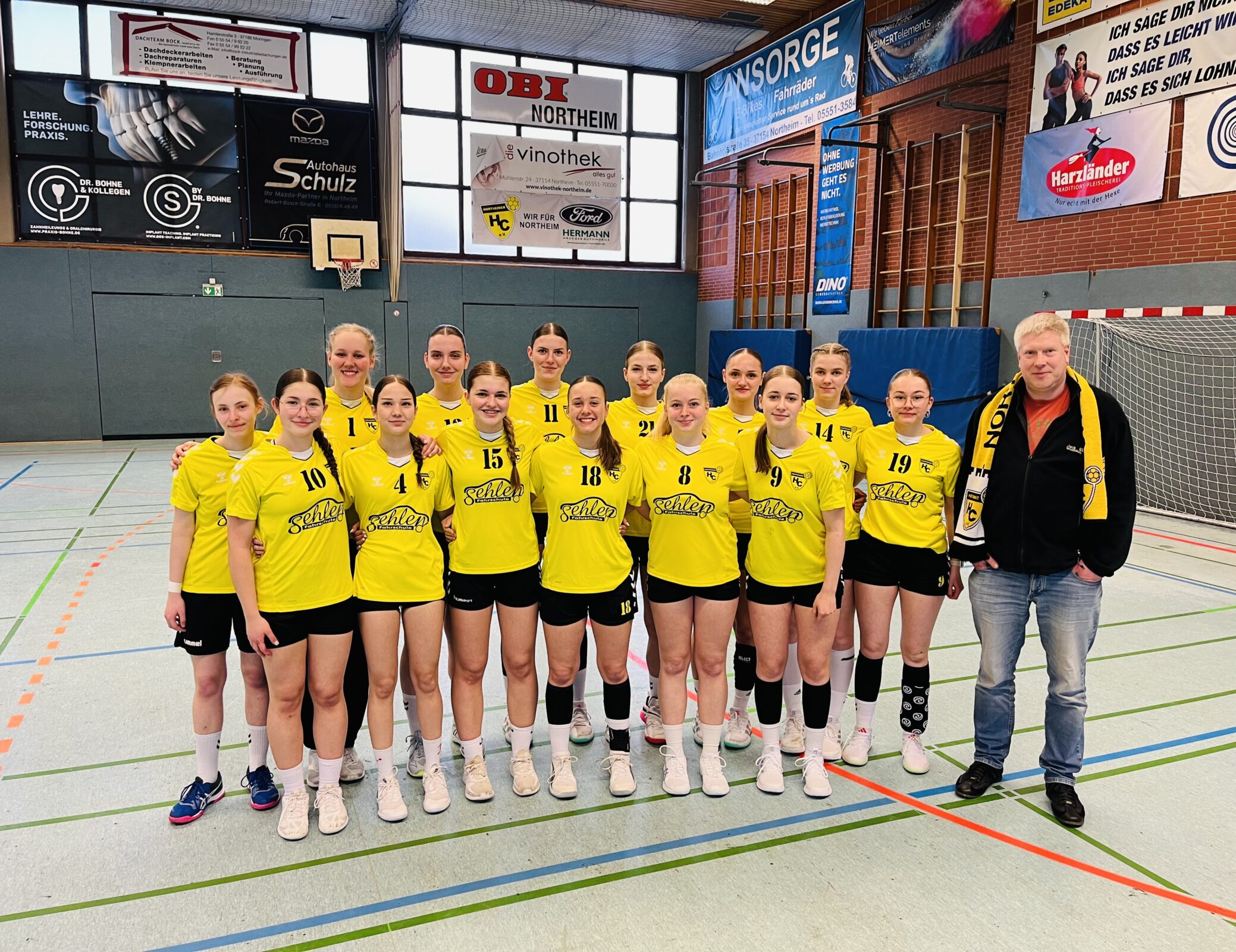 Neue Shirts für die NHC-Mädels - Sportnews Northeim-Einbeck
